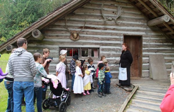 Public Hours - Pioneer Farm Museum